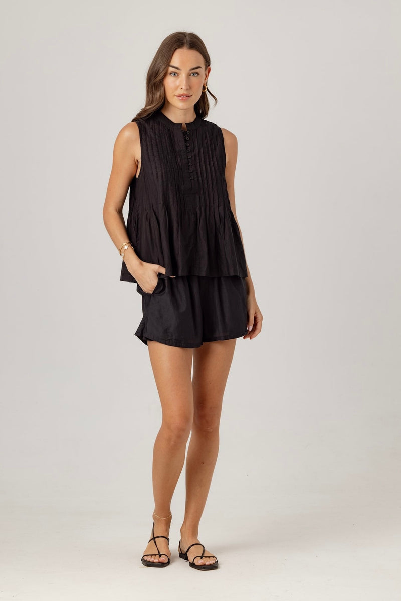 FULLER Short Black – Kiki Risa Clothing